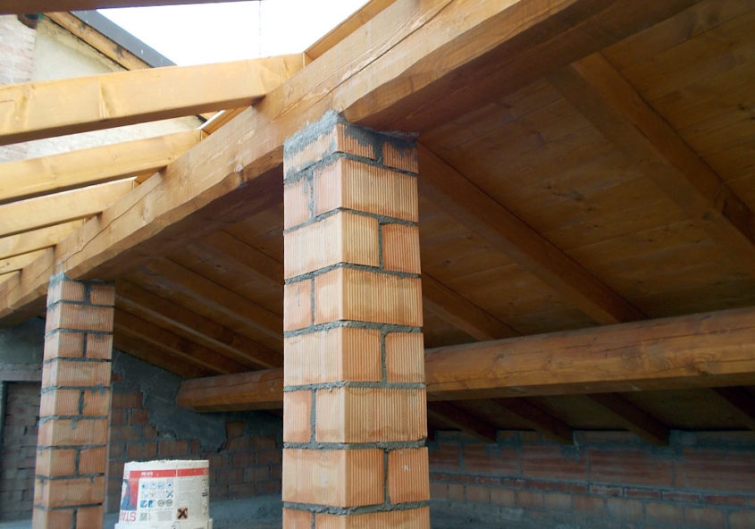 Tetti in legno, lucernari Velux e linee vita a Reggio Emilia e Parma ...